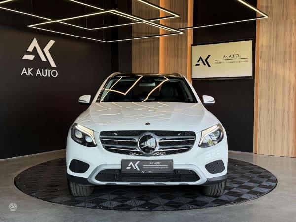 Balts Mercedes-Benz GLC 350 2017 Kauņa, ar dzinēja tilpumu 1.99 L un nobraukumu 127 tūkst. km par 19990 €, foto 4 vietnē AUTOMOTO.COM.LV