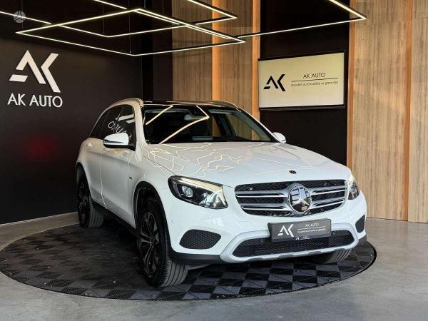 Balts Mercedes-Benz GLC 350 2017 Kauņa, ar dzinēja tilpumu 1.99 L un nobraukumu 127 tūkst. km par 19990 €, foto 3 vietnē AUTOMOTO.COM.LV