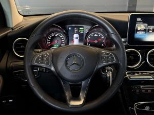 Белый Мерседес GLC 350 2017 в Каунас, объемом двигателя 1.99 л и пробегом 127 тыс. км за 19990 €, фото 15 на AUTOMOTO.COM.LV