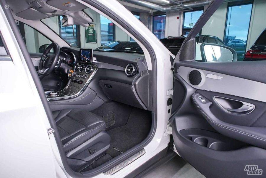 Белый Мерседес GLC 350 2017 в Каунас, объемом двигателя 3.00 л и пробегом 203 тыс. км за 19950 €, фото 36 на AUTOMOTO.COM.LV