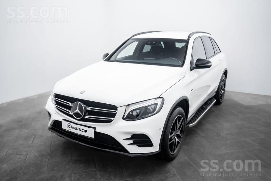 Белый Мерседес GLC 350 2017 в Таллин, объемом двигателя 2.00 л и пробегом 228 тыс. км за 17999 €, фото 1 на AUTOMOTO.COM.LV