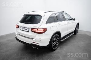 Белый Мерседес GLC 350 2017 в Таллин, объемом двигателя 2.00 л и пробегом 228 тыс. км за 17999 €, фото 4 на AUTOMOTO.COM.LV