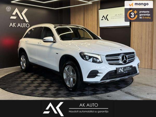 White Mercedes-Benz GLC 350 2018 in Kaunas, with an engine capacity of 1.99 L and mileage of 180 thousand km for 20990 €, photo 1 on AUTOMOTO.COM.LV