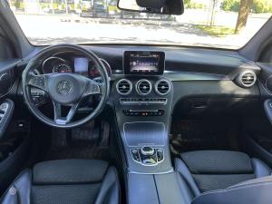 White Mercedes-Benz GLC 350 2018 in Kaunas, with an engine capacity of 1.99 L and mileage of 193 thousand km for 15900 €, photo 12 on AUTOMOTO.COM.LV