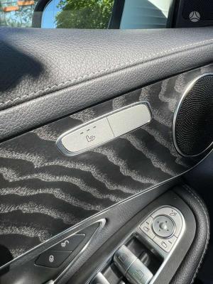 White Mercedes-Benz GLC 350 2018 in Kaunas, with an engine capacity of 1.99 L and mileage of 193 thousand km for 15900 €, photo 15 on AUTOMOTO.COM.LV