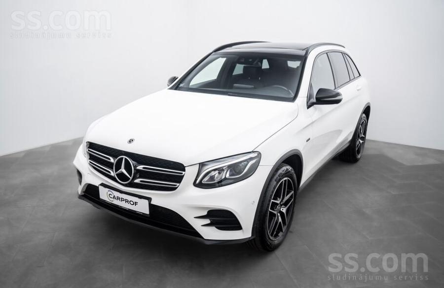 Белый Мерседес GLC 350 2018 в Таллин, объемом двигателя 2.00 л и пробегом 174 тыс. км за 19999 €, фото 1 на AUTOMOTO.COM.LV
