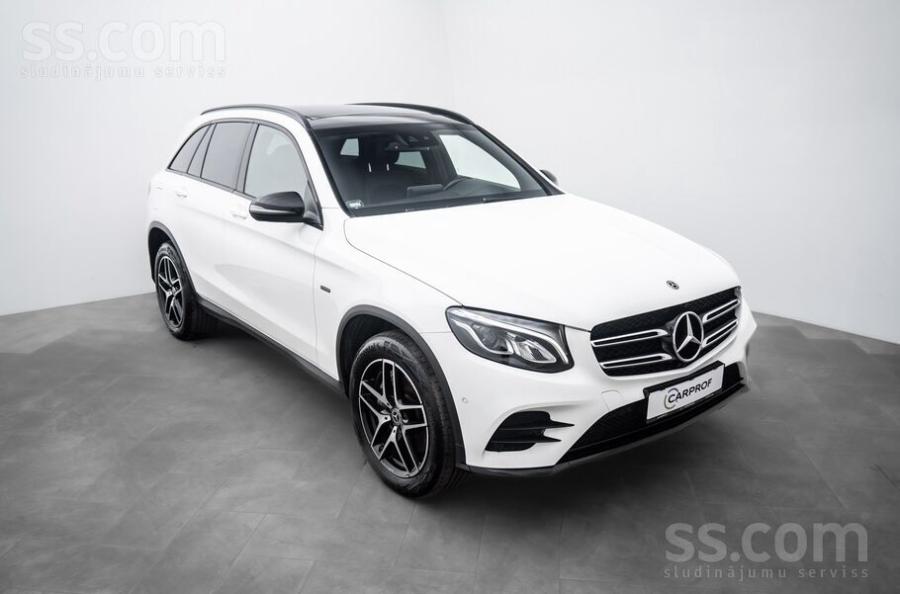 Белый Мерседес GLC 350 2018 в Таллин, объемом двигателя 2.00 л и пробегом 174 тыс. км за 19999 €, фото 4 на AUTOMOTO.COM.LV