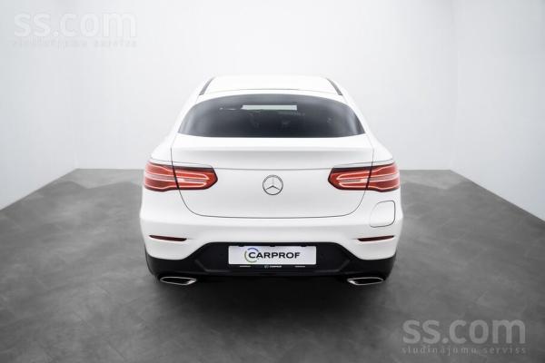 White Mercedes-Benz GLC 350 2018 in Tallinn, with an engine capacity of 2.00 L and mileage of 160 thousand km for 26599 €, photo 8 on AUTOMOTO.COM.LV