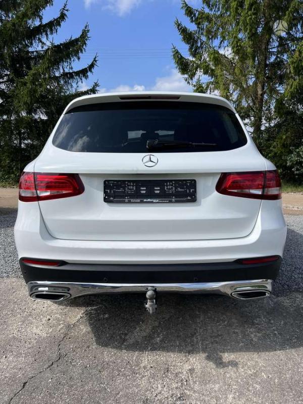 White Mercedes-Benz GLC 350 2018 in Kaunas, with an engine capacity of 2.99 L and mileage of 137 thousand km for 14350 €, photo 1 on AUTOMOTO.COM.LV