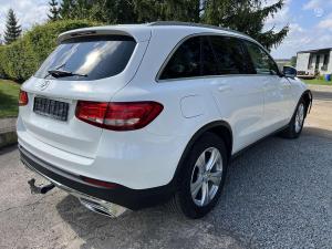 White Mercedes-Benz GLC 350 2018 in Kaunas, with an engine capacity of 2.99 L and mileage of 137 thousand km for 14350 €, photo 3 on AUTOMOTO.COM.LV