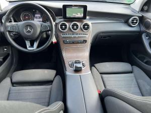 White Mercedes-Benz GLC 350 2018 in Kaunas, with an engine capacity of 2.99 L and mileage of 137 thousand km for 14350 €, photo 19 on AUTOMOTO.COM.LV