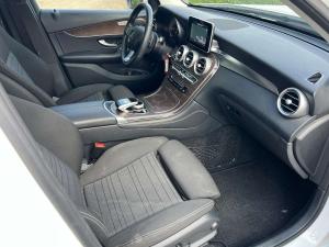 White Mercedes-Benz GLC 350 2018 in Kaunas, with an engine capacity of 2.99 L and mileage of 137 thousand km for 14350 €, photo 23 on AUTOMOTO.COM.LV