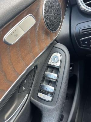 White Mercedes-Benz GLC 350 2018 in Kaunas, with an engine capacity of 2.99 L and mileage of 137 thousand km for 14350 €, photo 32 on AUTOMOTO.COM.LV