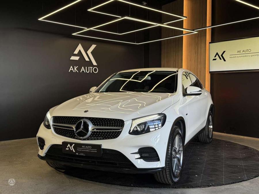 White Mercedes-Benz GLC 350 2018 in Kaunas, with an engine capacity of 1.99 L and mileage of 78 thousand km for 28490 €, photo 6 on AUTOMOTO.COM.LV