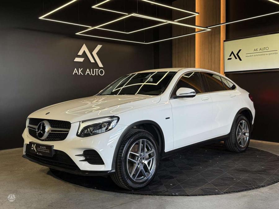 White Mercedes-Benz GLC 350 2018 in Kaunas, with an engine capacity of 1.99 L and mileage of 78 thousand km for 28490 €, photo 7 on AUTOMOTO.COM.LV