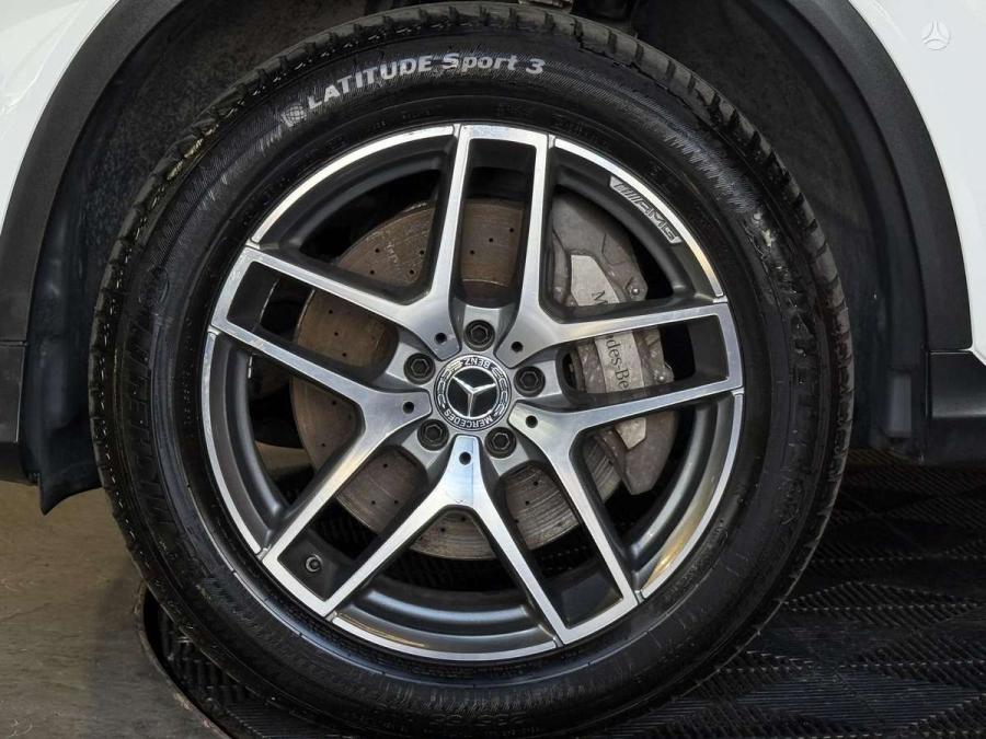 White Mercedes-Benz GLC 350 2018 in Kaunas, with an engine capacity of 1.99 L and mileage of 78 thousand km for 28490 €, photo 8 on AUTOMOTO.COM.LV