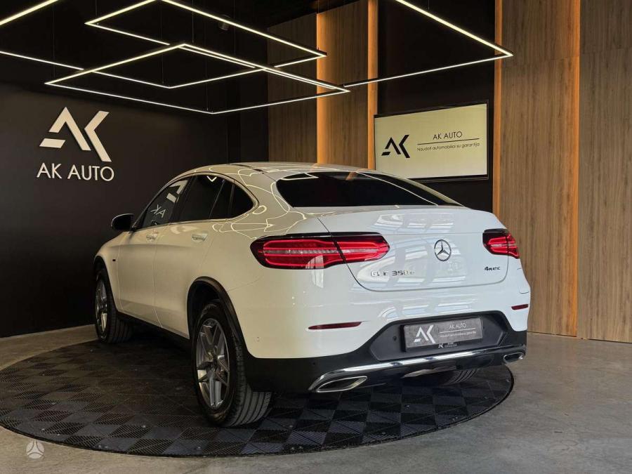 White Mercedes-Benz GLC 350 2018 in Kaunas, with an engine capacity of 1.99 L and mileage of 78 thousand km for 28490 €, photo 10 on AUTOMOTO.COM.LV