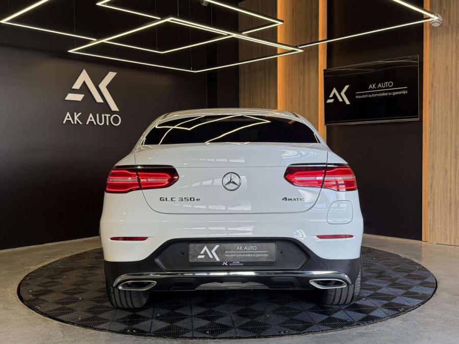 White Mercedes-Benz GLC 350 2018 in Kaunas, with an engine capacity of 1.99 L and mileage of 78 thousand km for 28490 €, photo 11 on AUTOMOTO.COM.LV