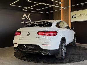 White Mercedes-Benz GLC 350 2018 in Kaunas, with an engine capacity of 1.99 L and mileage of 78 thousand km for 28490 €, photo 12 on AUTOMOTO.COM.LV