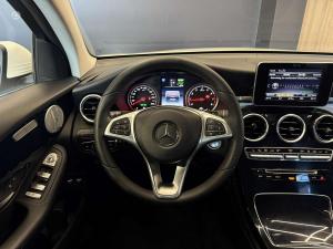 White Mercedes-Benz GLC 350 2018 in Kaunas, with an engine capacity of 1.99 L and mileage of 78 thousand km for 28490 €, photo 16 on AUTOMOTO.COM.LV
