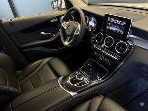 White Mercedes-Benz GLC 350 2018 in Kaunas, with an engine capacity of 1.99 L and mileage of 78 thousand km for 28490 €, photo 19 on AUTOMOTO.COM.LV