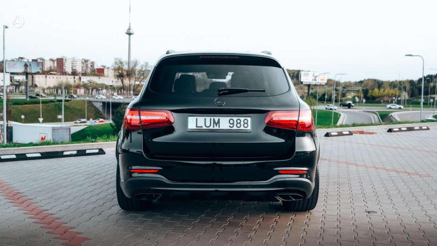 Черный Мерседес GLC 43 AMG 2017 в Вильнюс, объемом двигателя 3.00 л и пробегом 123 тыс. км за 29499 €, фото 7 на AUTOMOTO.COM.LV