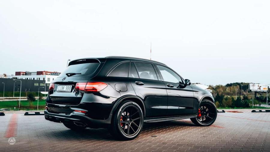 Черный Мерседес GLC 43 AMG 2017 в Вильнюс, объемом двигателя 3.00 л и пробегом 123 тыс. км за 29499 €, фото 10 на AUTOMOTO.COM.LV