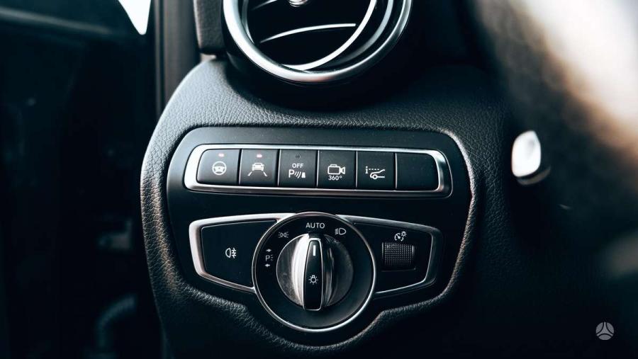 Черный Мерседес GLC 43 AMG 2017 в Вильнюс, объемом двигателя 3.00 л и пробегом 123 тыс. км за 29499 €, фото 23 на AUTOMOTO.COM.LV