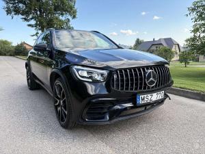 Black Mercedes-Benz GLC 43 AMG 2017 in Raseiniai, with an engine capacity of 3.00 L and mileage of 116 thousand km for 16900 €, photo 3 on AUTOMOTO.COM.LV