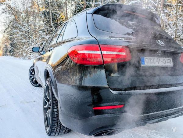 Black Mercedes-Benz GLC 43 AMG 2018 in Vilnius, with an engine capacity of 3.00 L and mileage of 114 thousand km for 27400 €, photo 2 on AUTOMOTO.COM.LV