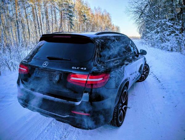 Black Mercedes-Benz GLC 43 AMG 2018 in Vilnius, with an engine capacity of 3.00 L and mileage of 114 thousand km for 27400 €, photo 4 on AUTOMOTO.COM.LV