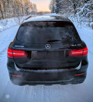Melns Mercedes-Benz GLC 43 AMG 2018 Viļņa, ar dzinēja tilpumu 3.00 L un nobraukumu 114 tūkst. km par 27400 €, foto 5 vietnē AUTOMOTO.COM.LV