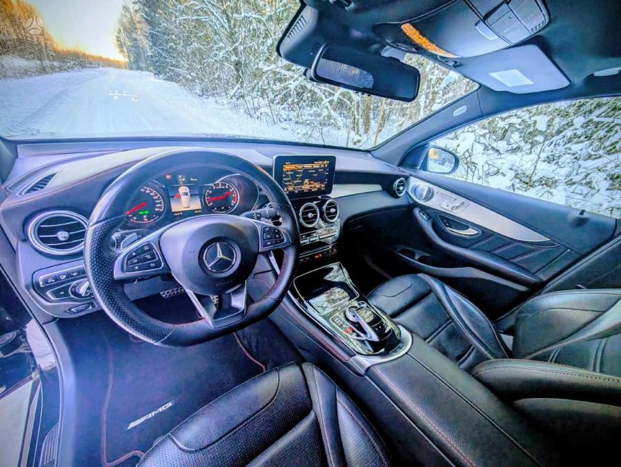 Melns Mercedes-Benz GLC 43 AMG 2018 Viļņa, ar dzinēja tilpumu 3.00 L un nobraukumu 114 tūkst. km par 27400 €, foto 19 vietnē AUTOMOTO.COM.LV