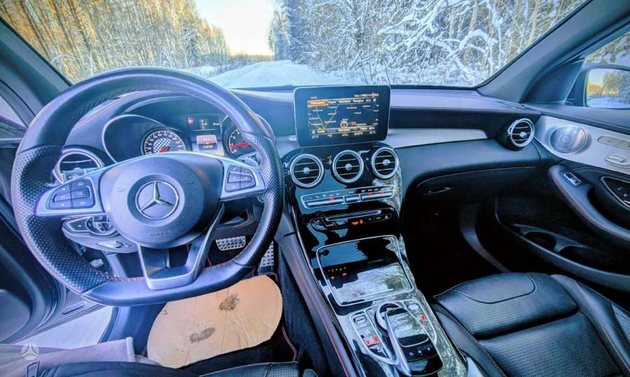 Melns Mercedes-Benz GLC 43 AMG 2018 Viļņa, ar dzinēja tilpumu 3.00 L un nobraukumu 114 tūkst. km par 27400 €, foto 26 vietnē AUTOMOTO.COM.LV