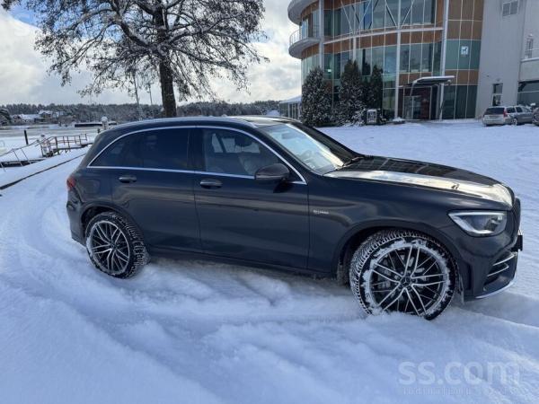 Черный Мерседес GLC 43 AMG 2020 в Рига, объемом двигателя 3.00 л и пробегом 91 тыс. км за 53900 €, фото 3 на AUTOMOTO.COM.LV