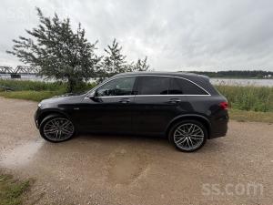 Melns Mercedes-Benz GLC 43 AMG 2020 Rīga, ar dzinēja tilpumu 3.00 L un nobraukumu 0 tūkst. km par 36600 €, foto 3 vietnē AUTOMOTO.COM.LV