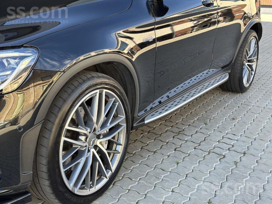 Black Mercedes-Benz GLC 43 AMG 2021 in Riga, with an engine capacity of 3.00 L and mileage of 162 thousand km for 37500 €, photo 8 on AUTOMOTO.COM.LV