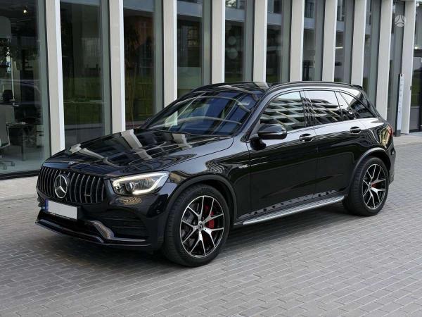 Черный Мерседес GLC 43 AMG 2021 в Вильнюс, объемом двигателя 3.00 л и пробегом 53 тыс. км за 35000 €, фото 1 на AUTOMOTO.COM.LV