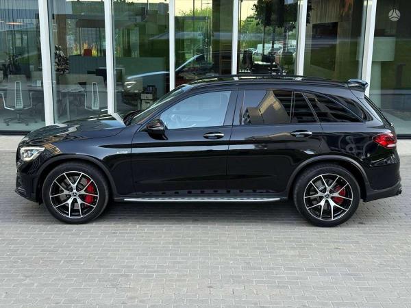Черный Мерседес GLC 43 AMG 2021 в Вильнюс, объемом двигателя 3.00 л и пробегом 53 тыс. км за 35000 €, фото 2 на AUTOMOTO.COM.LV