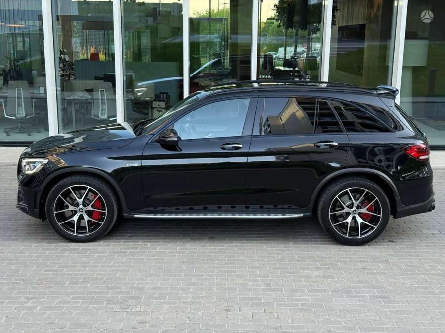 Черный Мерседес GLC 43 AMG 2021 в Вильнюс, объемом двигателя 3.00 л и пробегом 53 тыс. км за 35000 €, фото 3 на AUTOMOTO.COM.LV