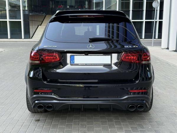 Черный Мерседес GLC 43 AMG 2021 в Вильнюс, объемом двигателя 3.00 л и пробегом 53 тыс. км за 35000 €, фото 4 на AUTOMOTO.COM.LV