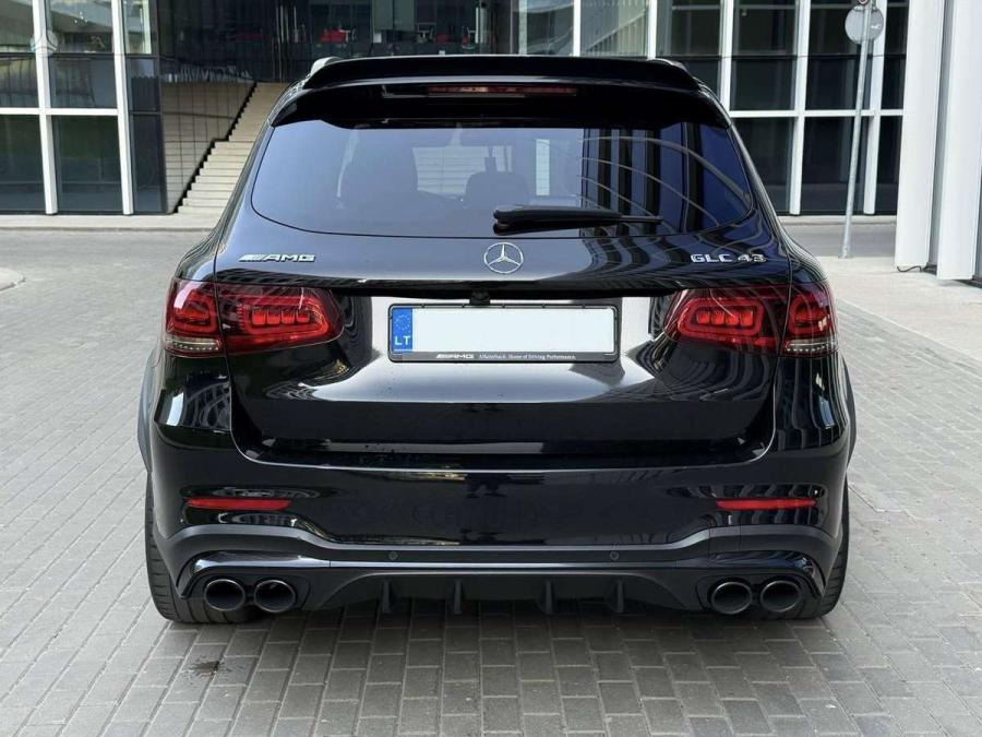 Черный Мерседес GLC 43 AMG 2021 в Вильнюс, объемом двигателя 3.00 л и пробегом 53 тыс. км за 35000 €, фото 5 на AUTOMOTO.COM.LV