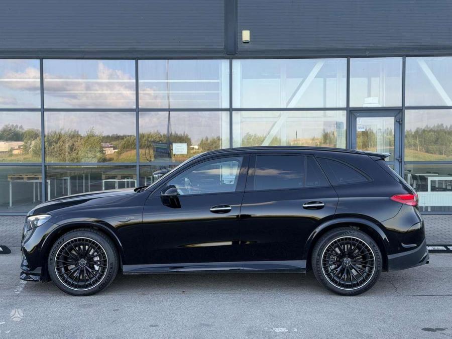 Black Mercedes-Benz GLC 43 AMG 2024 in Panevezys, with an engine capacity of 2.00 L and mileage of 42 thousand km for 67900 €, photo 3 on AUTOMOTO.COM.LV