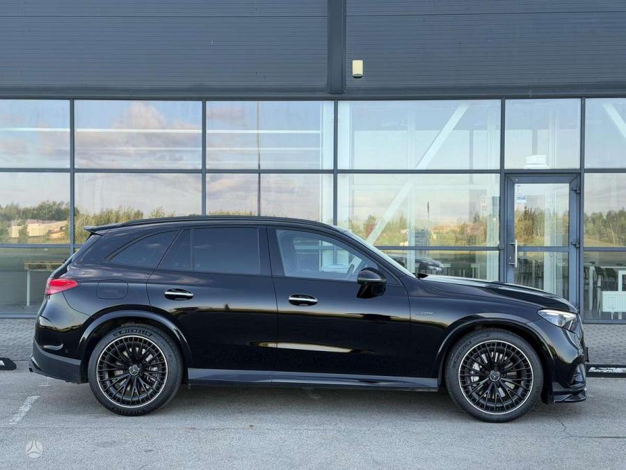 Black Mercedes-Benz GLC 43 AMG 2024 in Panevezys, with an engine capacity of 2.00 L and mileage of 42 thousand km for 67900 €, photo 6 on AUTOMOTO.COM.LV