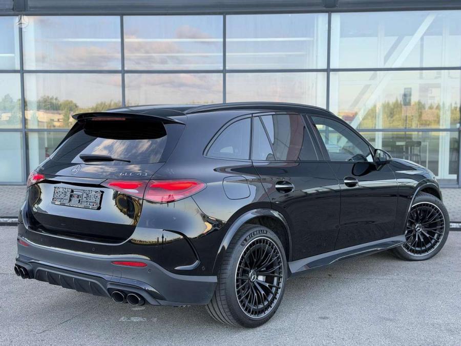 Black Mercedes-Benz GLC 43 AMG 2024 in Panevezys, with an engine capacity of 2.00 L and mileage of 42 thousand km for 67900 €, photo 7 on AUTOMOTO.COM.LV