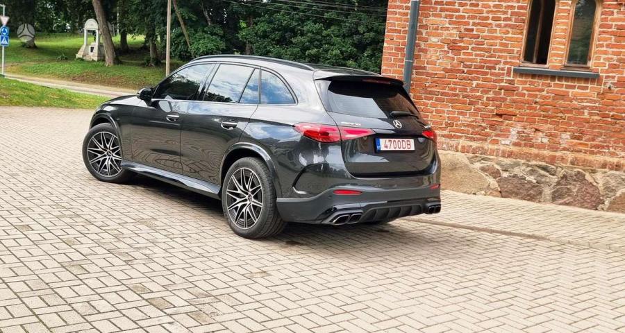 Black Mercedes-Benz GLC 43 AMG 2024 in Taurage, with an engine capacity of 2.00 L and mileage of 26 thousand km for 61500 €, photo 3 on AUTOMOTO.COM.LV