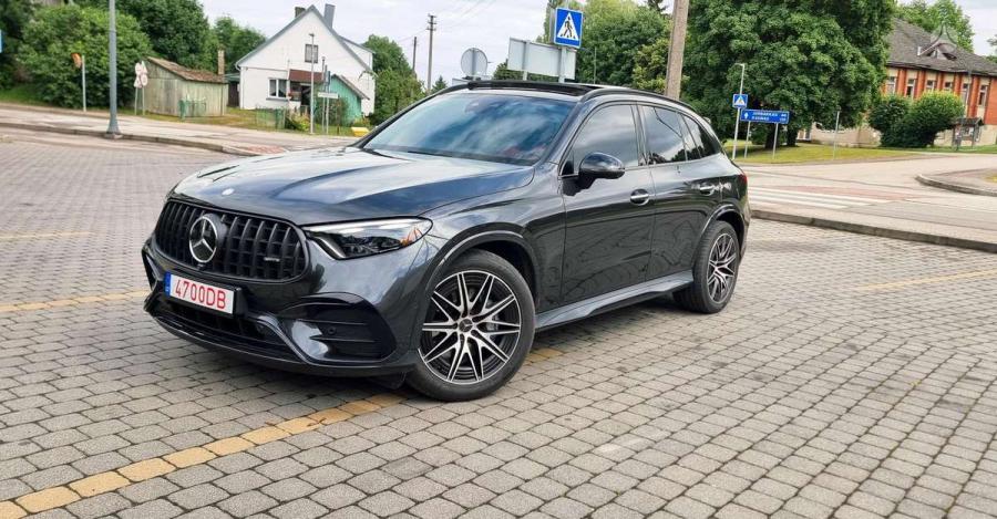 Black Mercedes-Benz GLC 43 AMG 2024 in Taurage, with an engine capacity of 2.00 L and mileage of 26 thousand km for 61500 €, photo 7 on AUTOMOTO.COM.LV