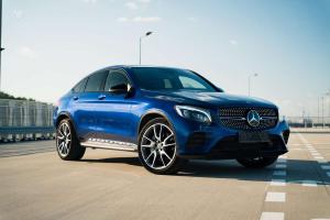 Blue Mercedes-Benz GLC 43 AMG 2017 in Vilnius, with an engine capacity of 3.00 L and mileage of 105 thousand km for 33500 €, photo 3 on AUTOMOTO.COM.LV