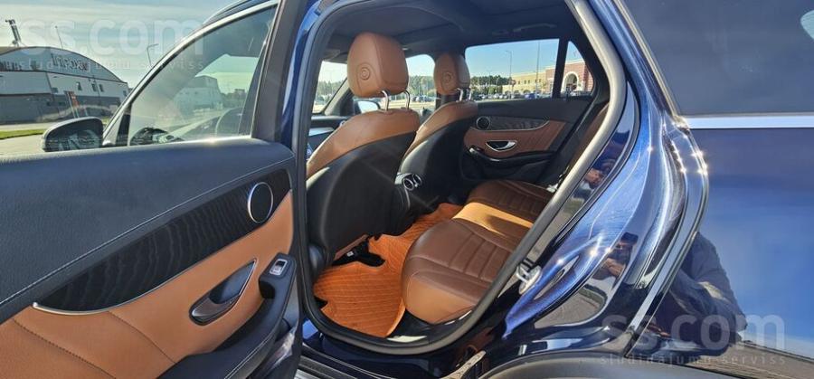 Zils Mercedes-Benz GLC 43 AMG 2020 Rīga, ar dzinēja tilpumu 3.00 L un nobraukumu 72 tūkst. km par 46900 €, foto 7 vietnē AUTOMOTO.COM.LV