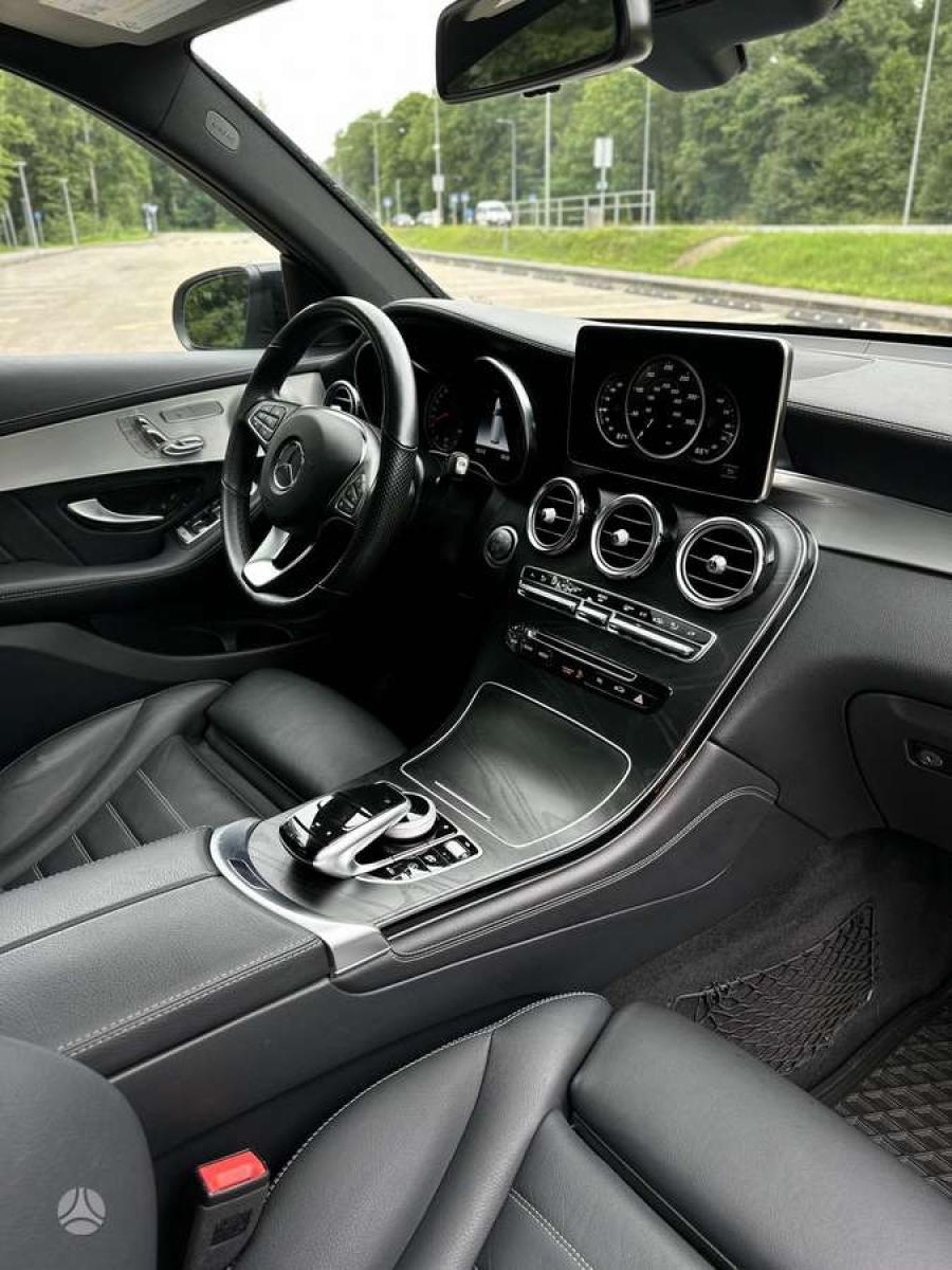 Коричневый Мерседес GLC 43 AMG 2019 в Кретинга, объемом двигателя 3.00 л и пробегом 92 тыс. км за 29000 €, фото 14 на AUTOMOTO.COM.LV
